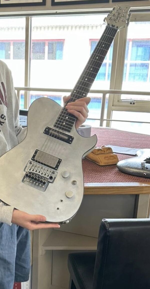 Manson Alloy 7 String – MuseWiki: Supermassive wiki for the band Muse