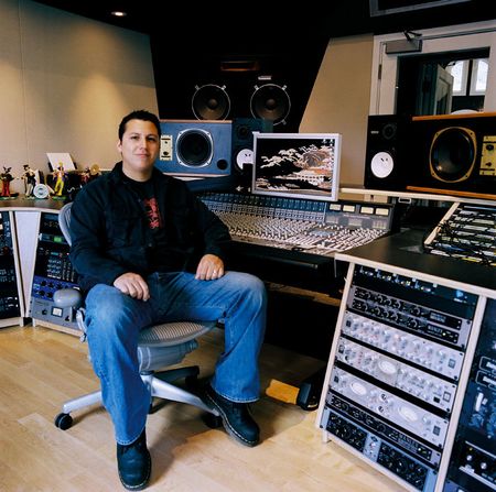 Mike Elizondo – MuseWiki: Supermassive wiki for the band Muse